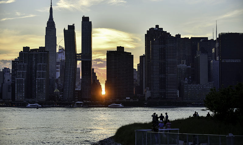 When and Where to See Manhattanhenge : NYC Parks