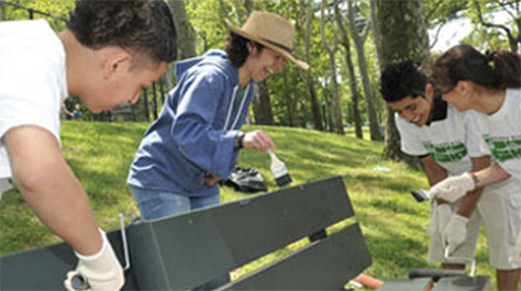 Help A Garden Grow Volunteer Program : NYC Parks