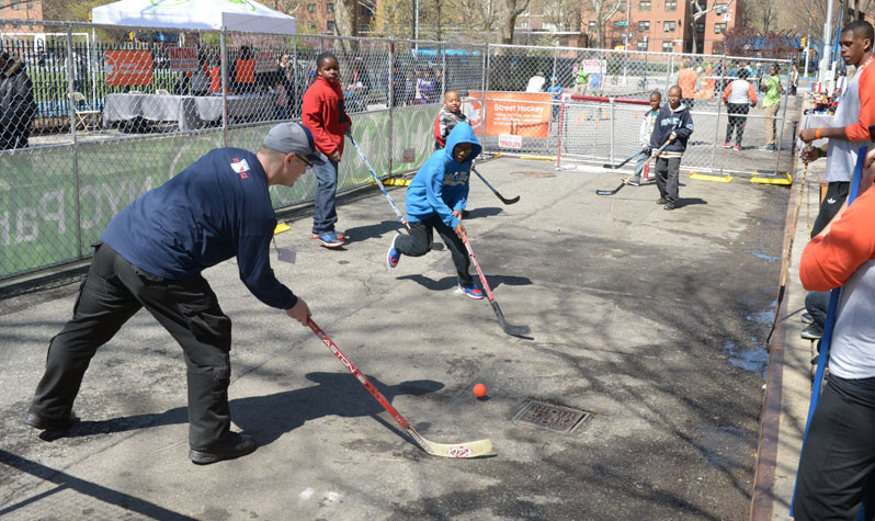 Street Games in Photos : NYC Parks