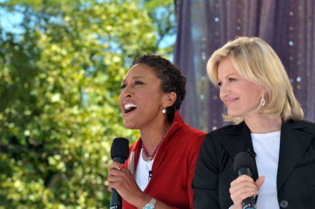 Robin Roberts and Diane Sawyer : Photo Gallery : New York City ...
