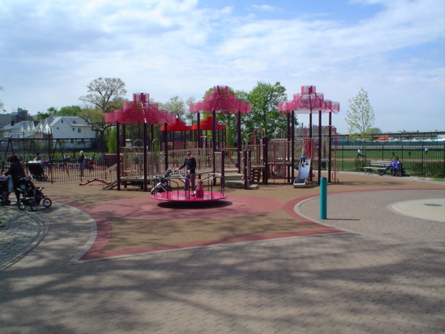 Friends Field : NYC Parks