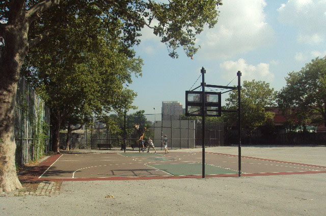 Newtown Barge Playground : NYC Parks