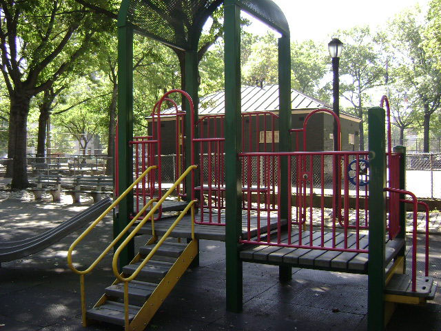 Bailey Playground Bathrooms : NYC Parks