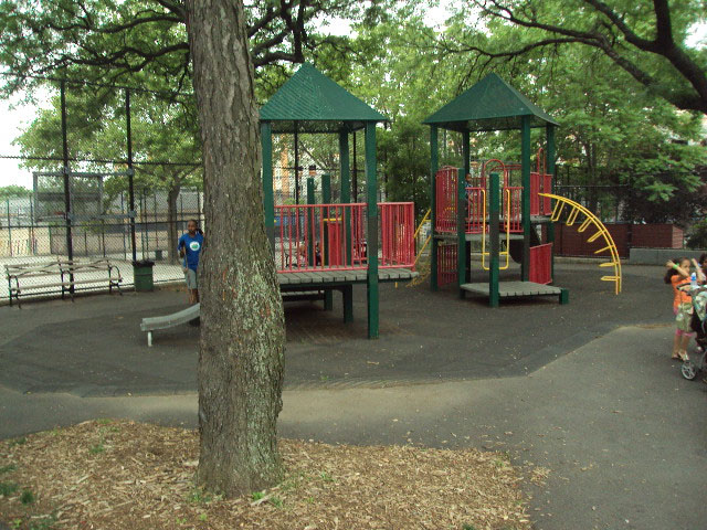 Grove Hill Playground : NYC Parks