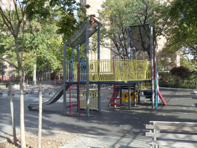 Melrose Playground Highlights - Melrose Houses Playground - House ...