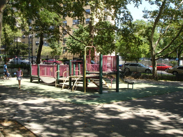 Noble Playground : NYC Parks
