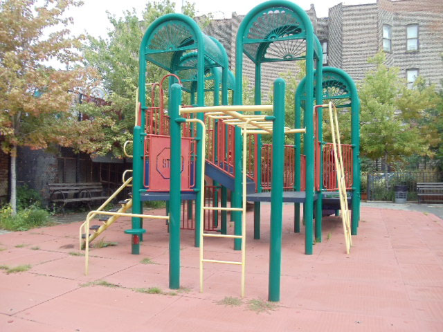 Stop & Go Playground : NYC Parks
