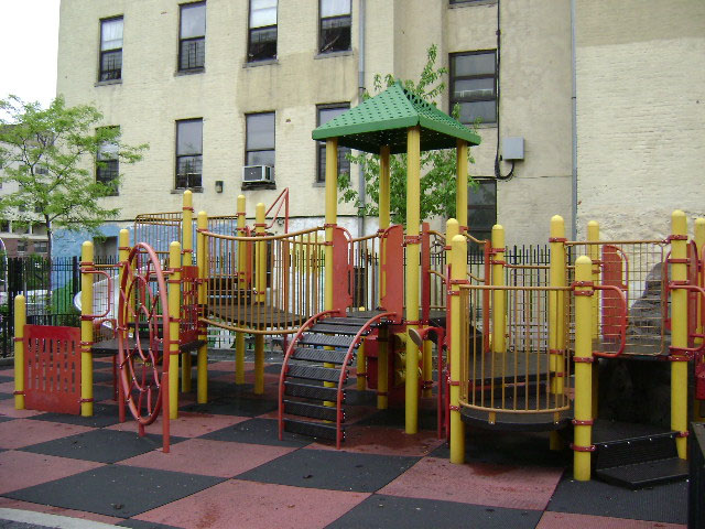Thorpe Family Playground : NYC Parks