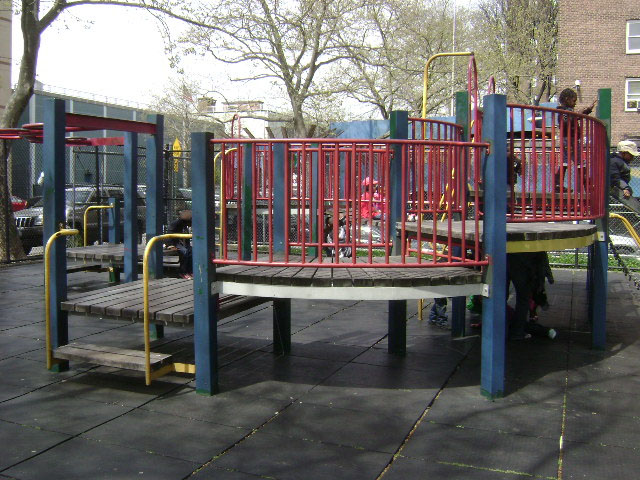 St. Nicholas Playground South : NYC Parks