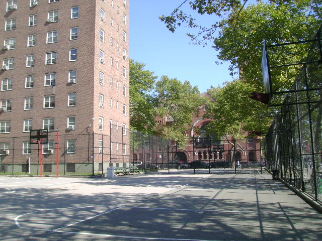 St. Nicholas Playground South : NYC Parks