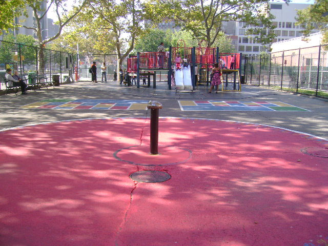 St. Nicholas Playground South : NYC Parks