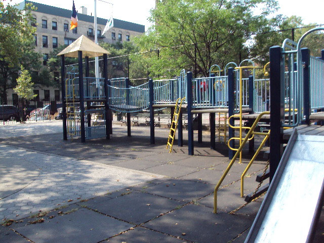 Moore Playground Facilities : NYC Parks