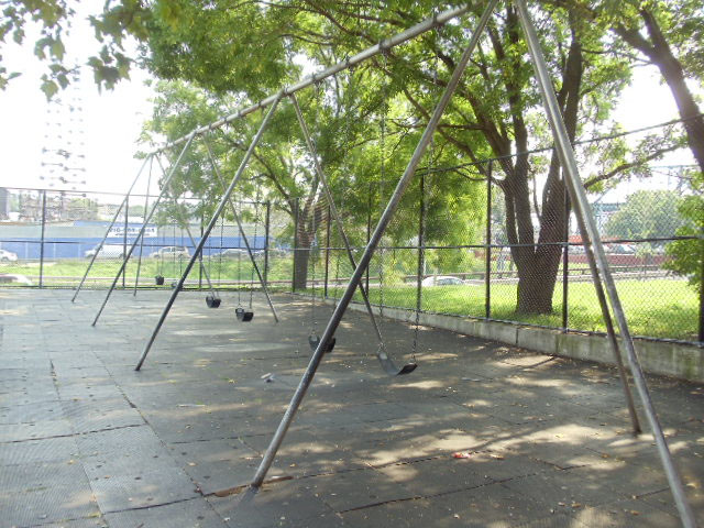 Daniel Boone Playground Highlights : NYC Parks