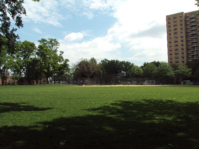 Noble Playground Highlights : NYC Parks