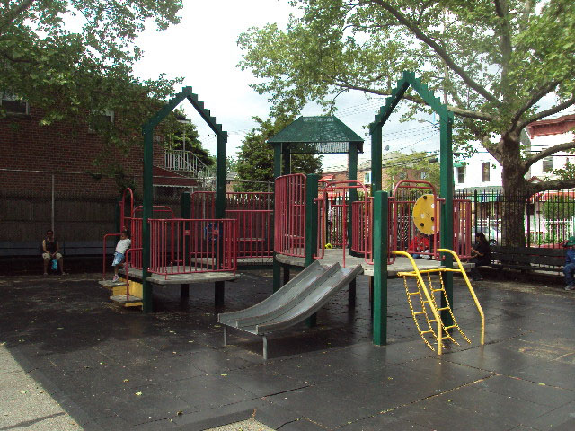 Wakefield Playground : NYC Parks