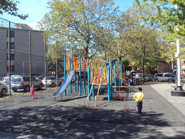 Bath Playground : NYC Parks