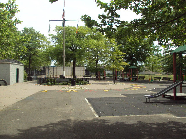 Breukelen Ballfields Highlights : NYC Parks