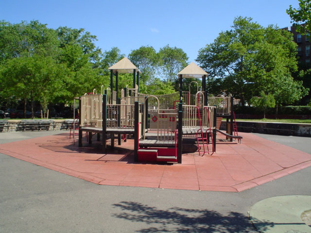 Newtown Playground : NYC Parks