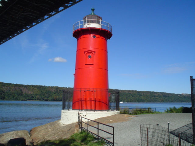 Fort Washington Park Highlights - The Little Red Lighthouse : NYC Parks