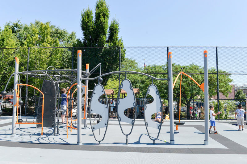 Astoria Heights Playground Highlights : NYC Parks