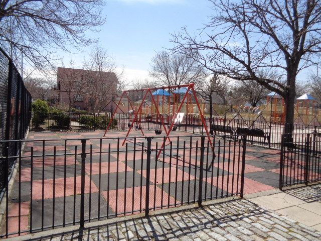 Saul Weprin Playground Bathrooms : NYC Parks