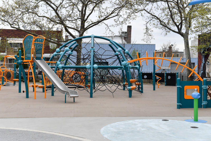 Ten Eyck Playground Playgrounds : NYC Parks