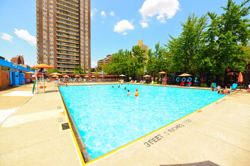 Dry Dock Playground Outdoor Pools : NYC Parks