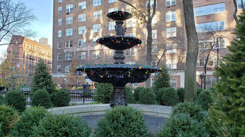 Jackson Square Highlights : NYC Parks