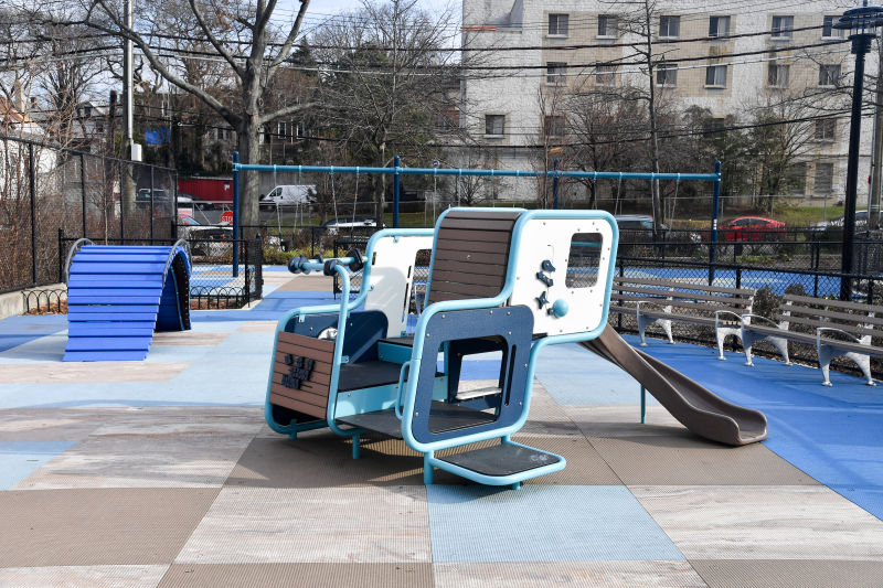 Rev. Dr. Maggie Howard Playground Outdoor Pools : NYC Parks