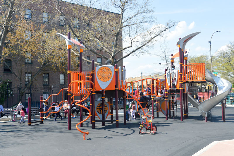 General Hart Playground : NYC Parks