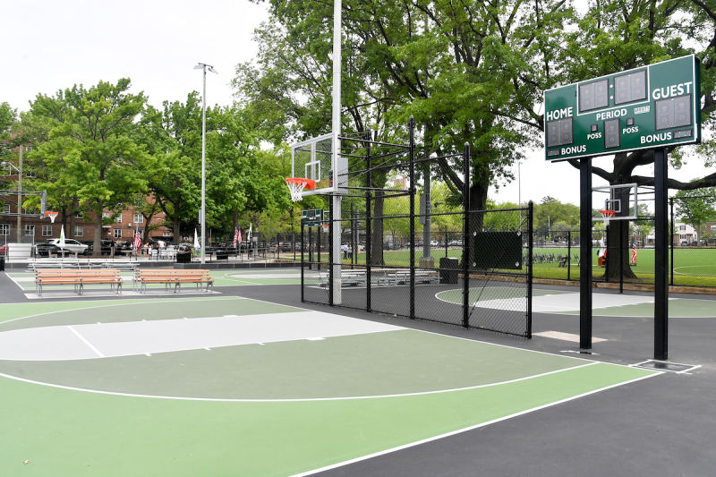 Gen. Douglas MacArthur Park Outdoor Pools : NYC Parks