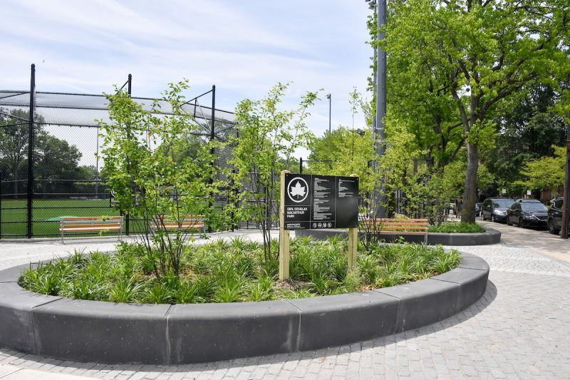 Gen. Douglas MacArthur Park Outdoor Pools : NYC Parks