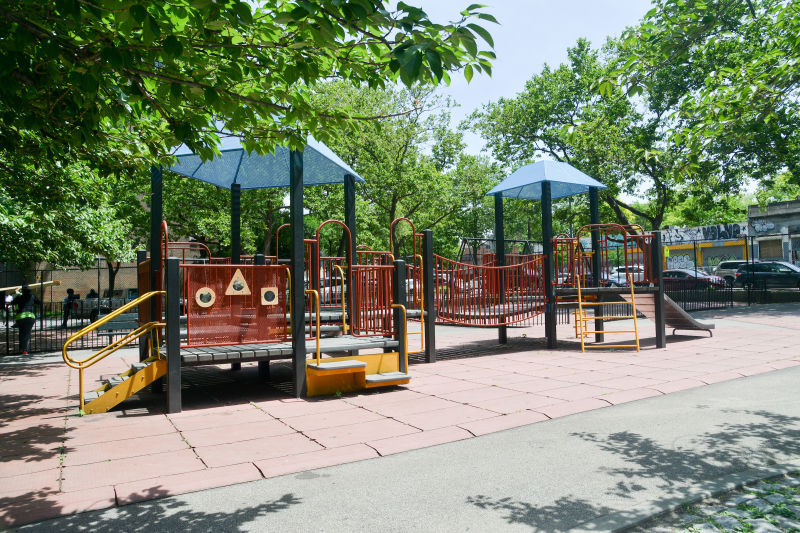 Bushwick Playground Outdoor Pools : NYC Parks