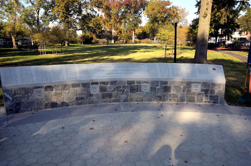 The Olde Towne of Flushing Burial Ground Highlights : NYC Parks