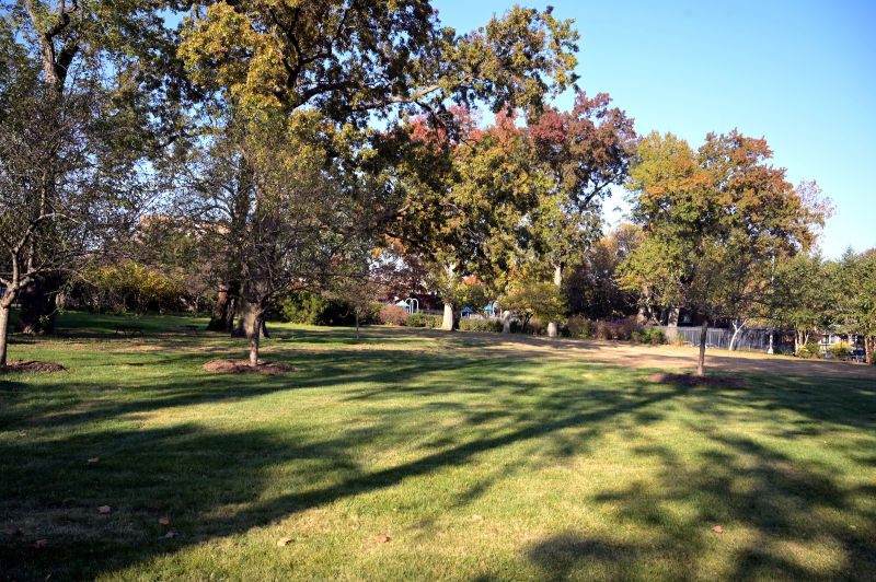 The Olde Towne of Flushing Burial Ground Highlights : NYC Parks