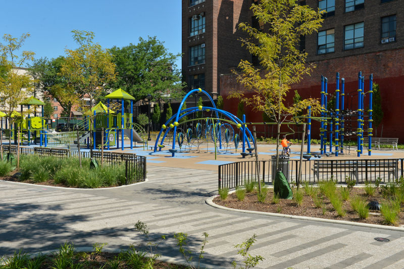 Bartlett Playground Spray Showers : NYC Parks