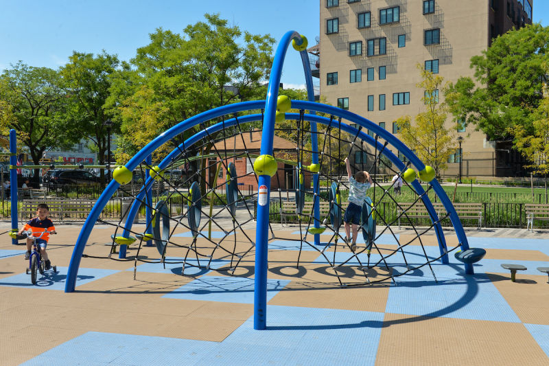 Bartlett Playground Spray Showers : NYC Parks
