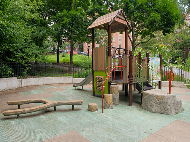 Ewen Park Fitness Equipment : NYC Parks