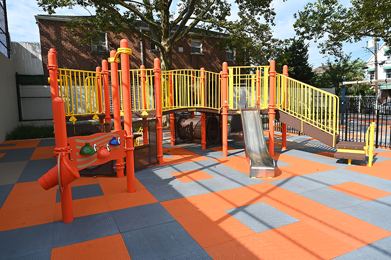 Wakefield Playground : NYC Parks