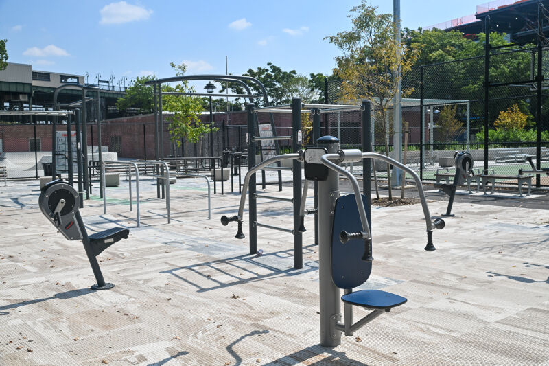 Callahan-Kelly Playground Highlights : NYC Parks