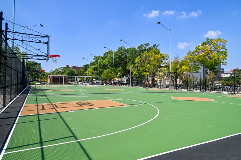 Callahan-Kelly Playground Highlights : NYC Parks