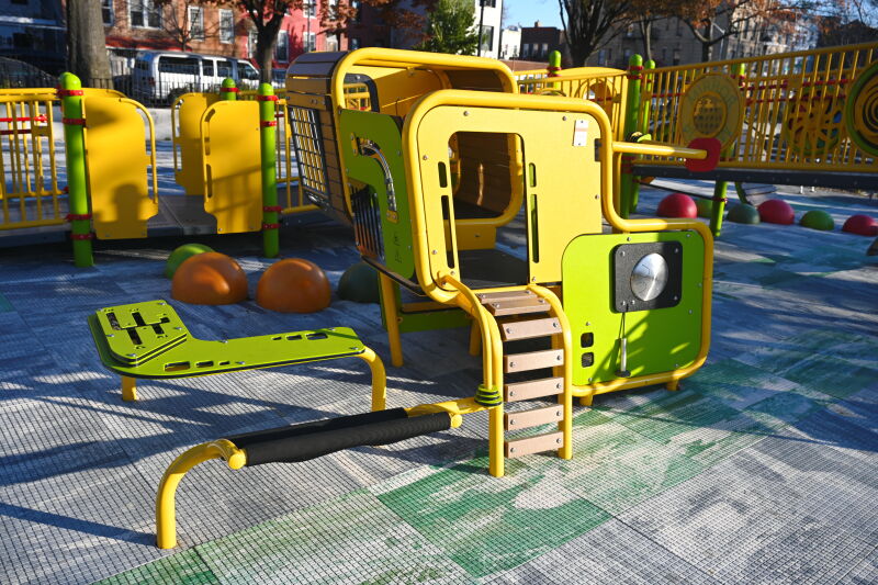 Callahan-Kelly Playground Highlights : NYC Parks