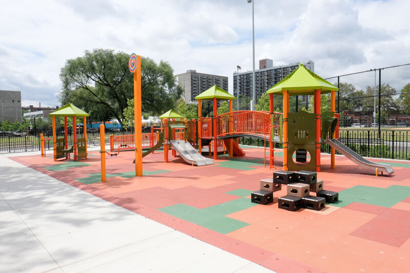 Mapes Park Outdoor Pools : NYC Parks