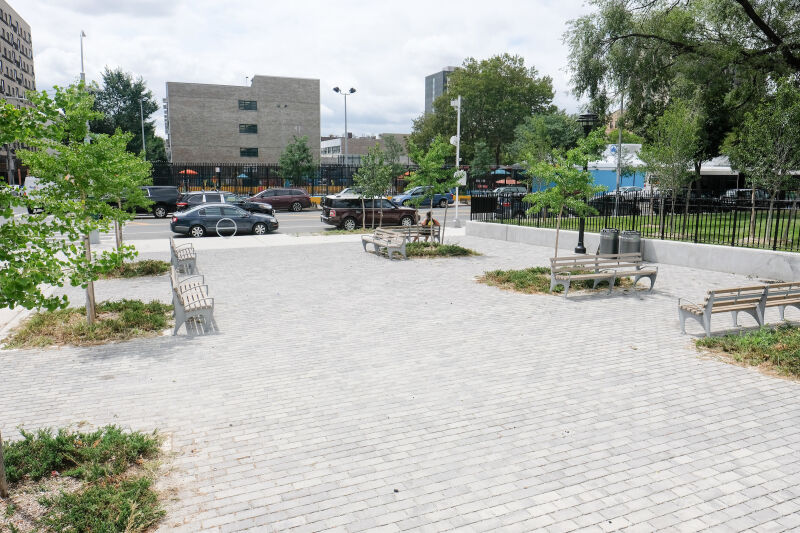 Mapes Park Highlights : NYC Parks