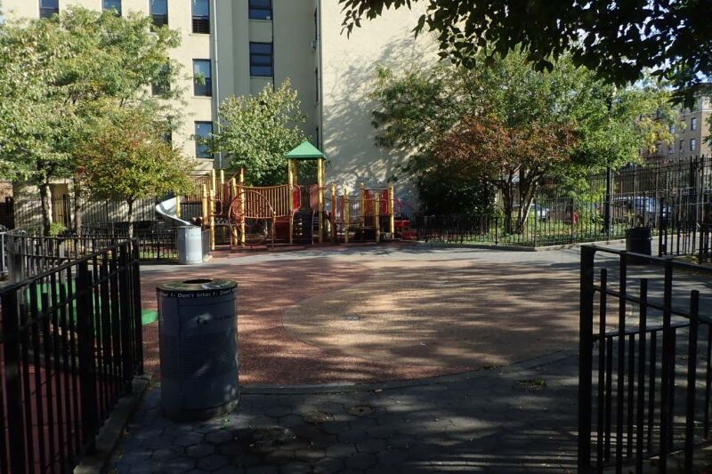 Thorpe Family Playground Images : NYC Parks