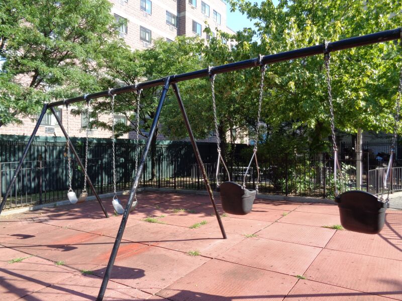 Thorpe Family Playground Images : NYC Parks