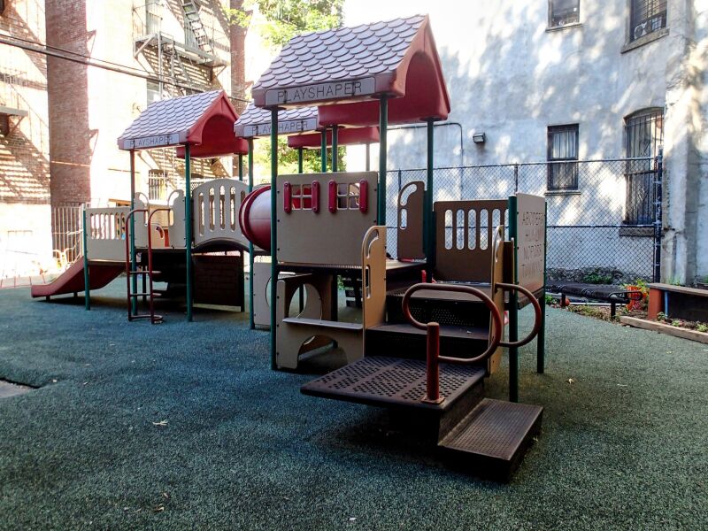 Abyssinian Tot Lot Facilities : NYC Parks