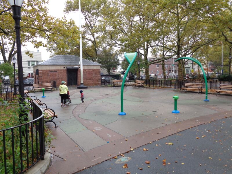 Evergreen Park : NYC Parks