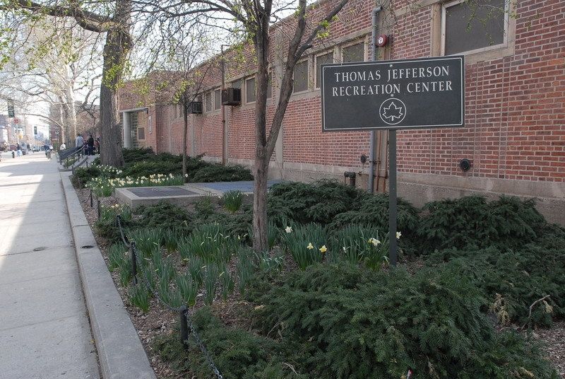 Thomas Jefferson Park Outdoor Pools : NYC Parks