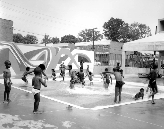 History of Parks' Swimming Pools : NYC Parks